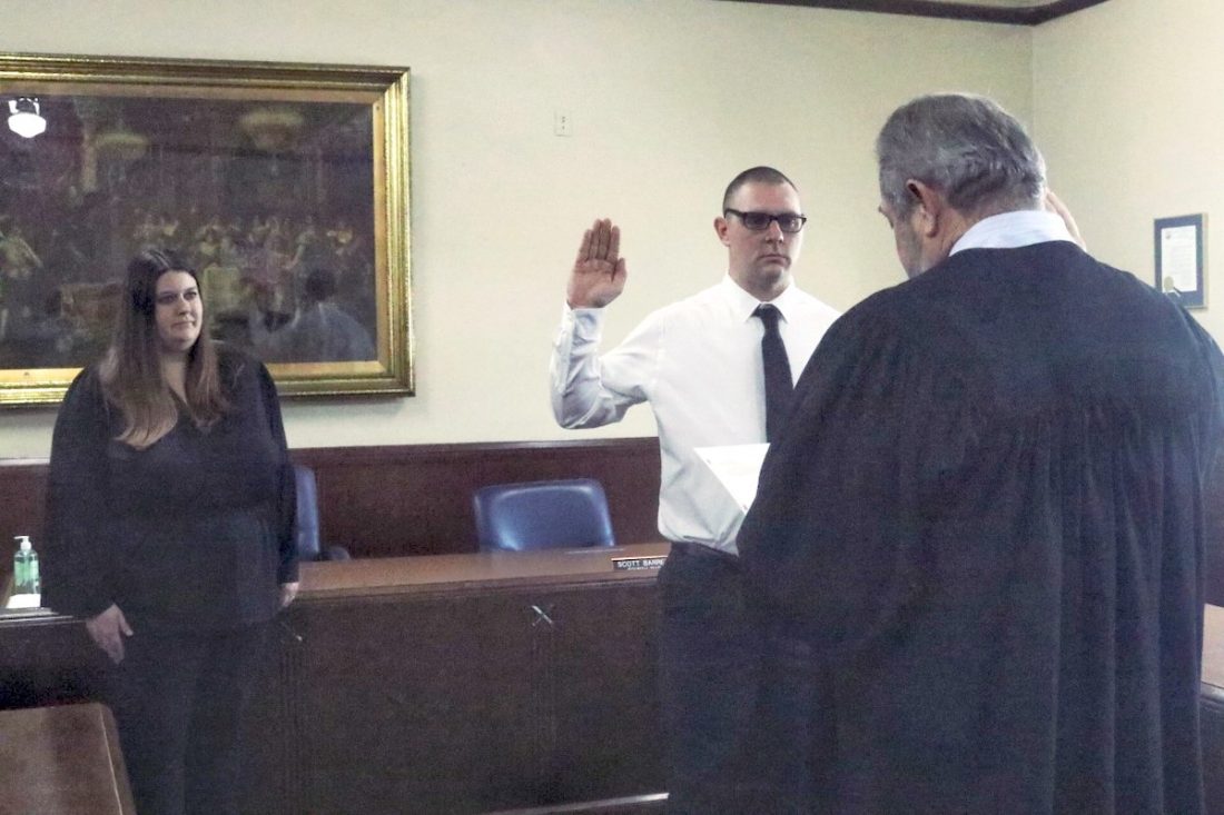 NEW ELPD PATROLMAN SWORN IN | News, Sports, Jobs - The Review